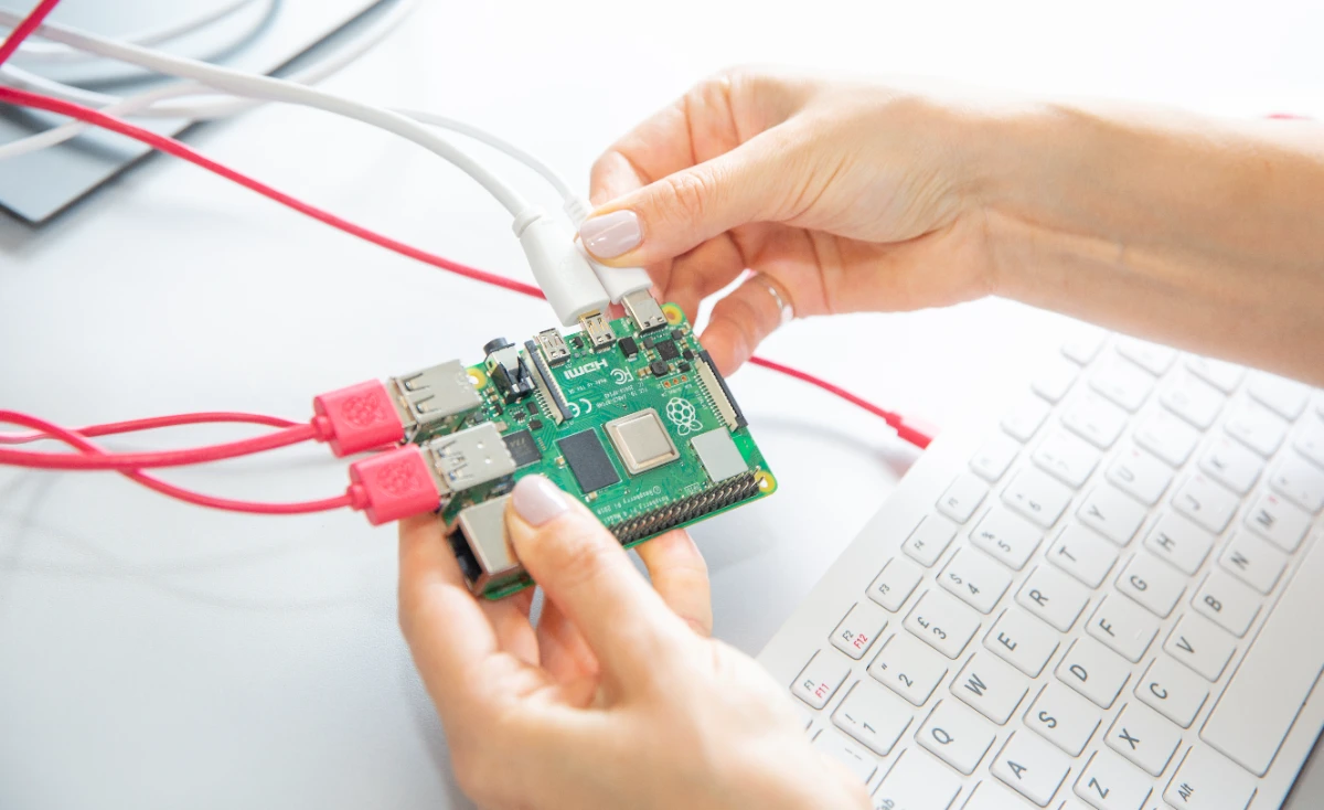 Programmieren Sie Ihr erstes Python-Projekt auf einem Raspberry Pi